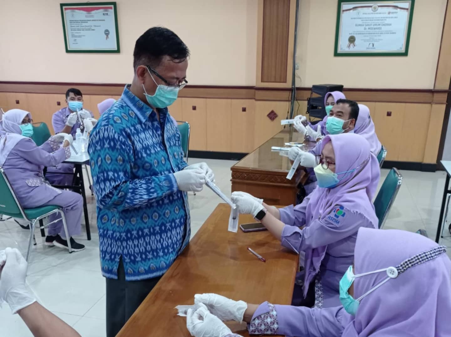 Pelatihan Teknik Aseptik untuk Bagian Farmasi dan Perawat – Official Web RSUD Dr. Moewardi
