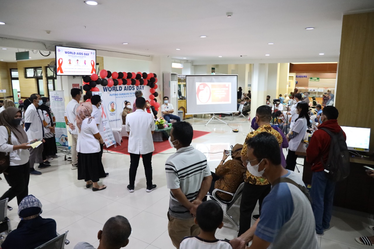 Talkshow Dalam Rangka World AIDS Day – Official Web RSUD Dr. Moewardi