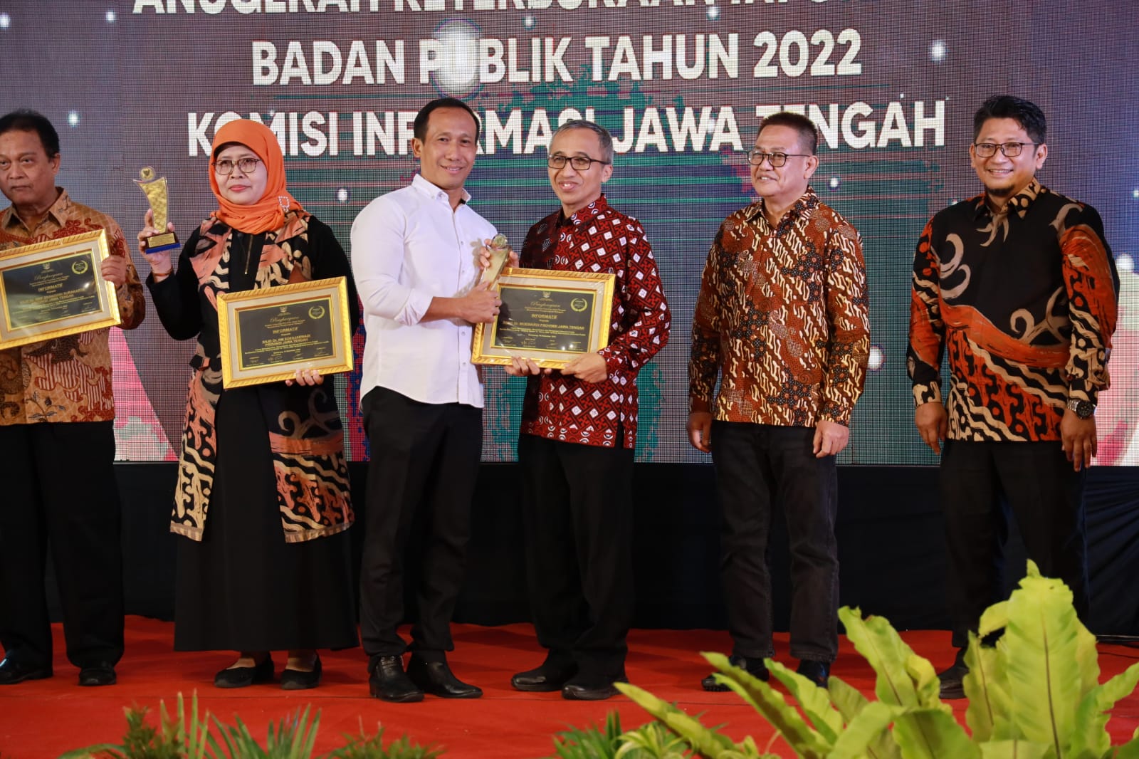 RSUD Dr. Moewardi Kembali Meraih Penghargaan Sebagai Badan Publik Informatif dari Komisi ...